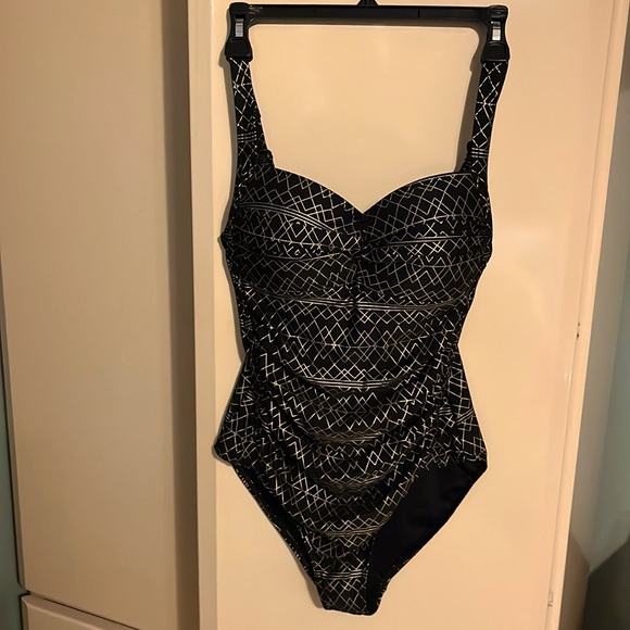 Nip Tuck | Swim | Nwot Nip Tuck Bathing Suit | Poshmark